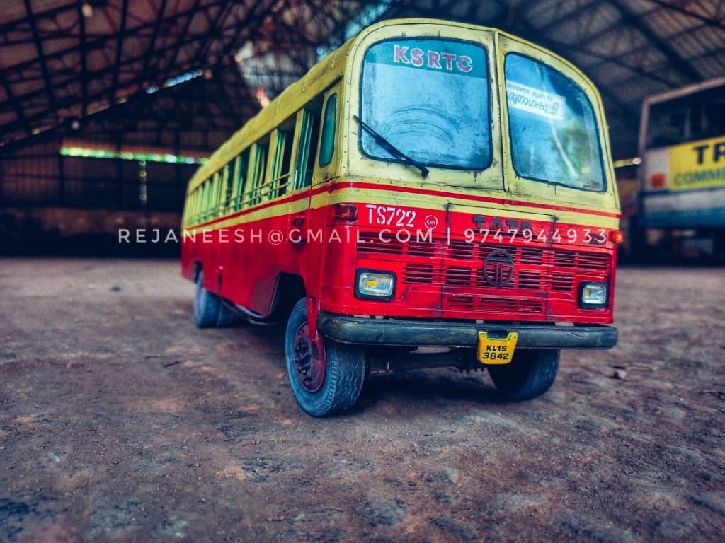 Old Model KSRTC TATA Bus - Streetcandy